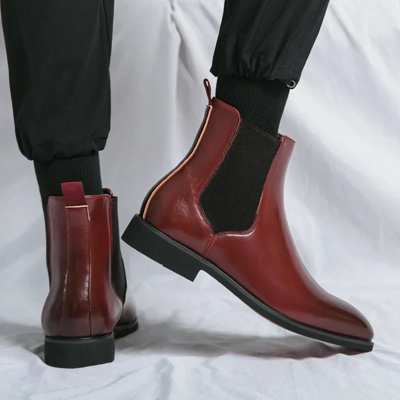 Elegantes Boots Mit Roter Sohle Bild
